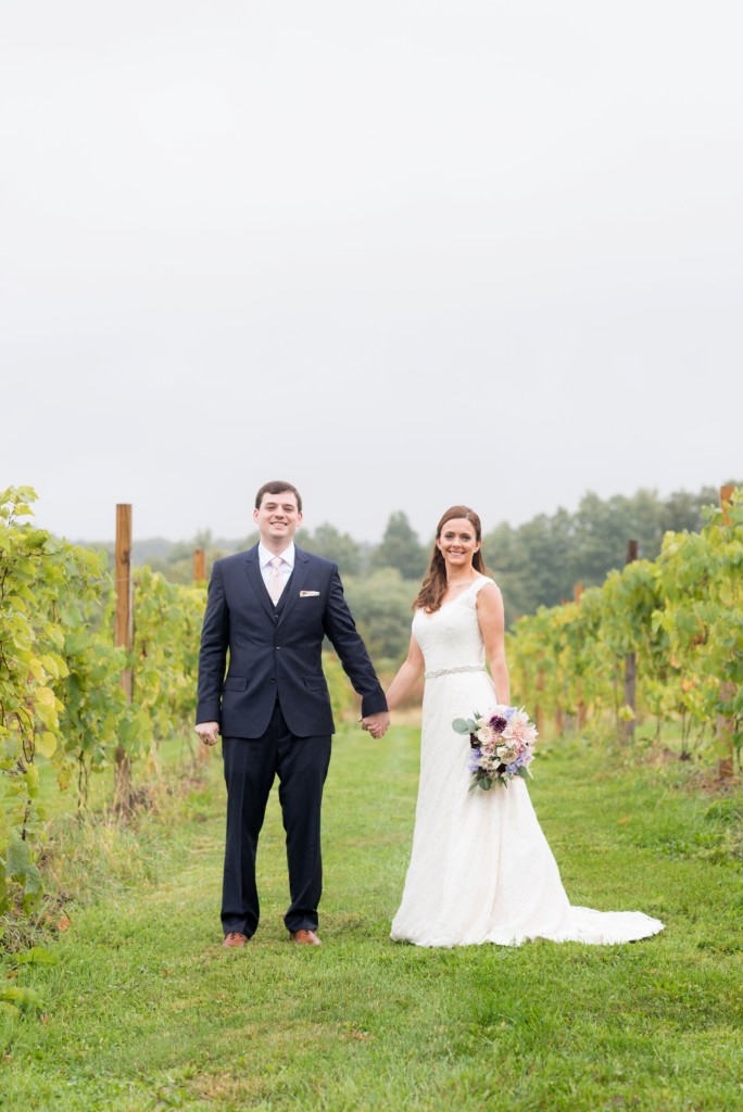 Red Maple Vineyard Wedding Photos during Fall in October