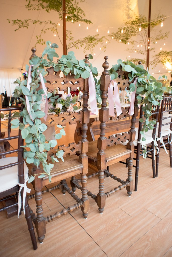 Red Maple Vineyard Wedding Photos during Fall in October